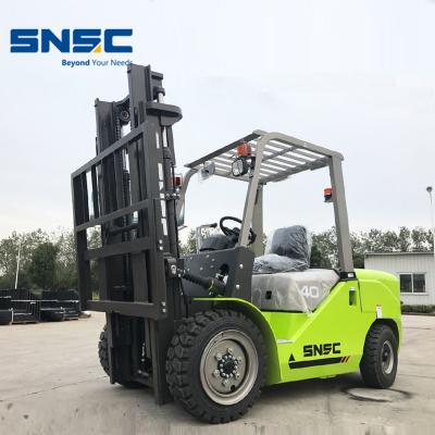 China Mauritanië Snsc 4 ton diesel vorkheftruck met lifthoogte 5000 mm en 3 manier bredere achterspiegel Te koop