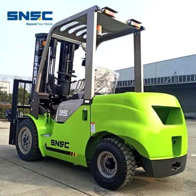 Cina Altezza di sollevamento 4500 mm Camione elevatore diesel con albero triplo e fissaggi in vendita