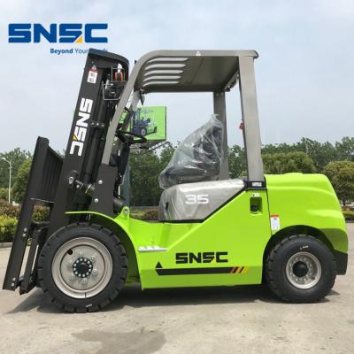 Cina Altezza di sollevamento 4500 mm Camione elevatore diesel con albero triplo e fissaggi in vendita
