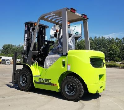 Cina 3350 kg 2 tonnellate Container forklift con altezza di sollevamento di 4500 mm e posizione regolabile della cabina in vendita