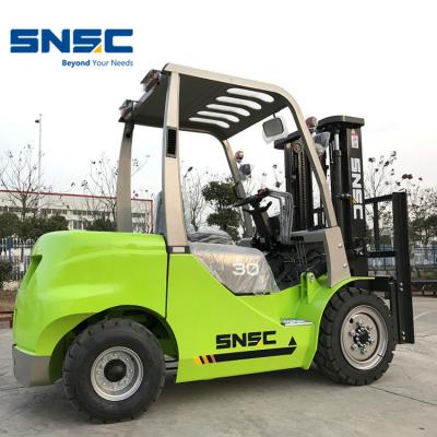 Cina Vendita di carrelli elevatori da 3 tonnellate su misura con opzioni di pneumatici solidi in vendita