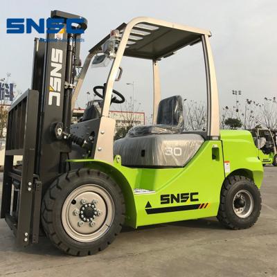 Cina Vendita di carrelli elevatori da 3 tonnellate su misura con opzioni di pneumatici solidi in vendita