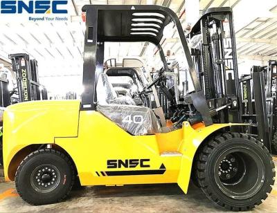 Cina 4 tonnellate di motore Isuzu anteriore doppio pneumatico Z3000mm motore diesel Engie carrello elevatore per un funzionamento regolare in vendita