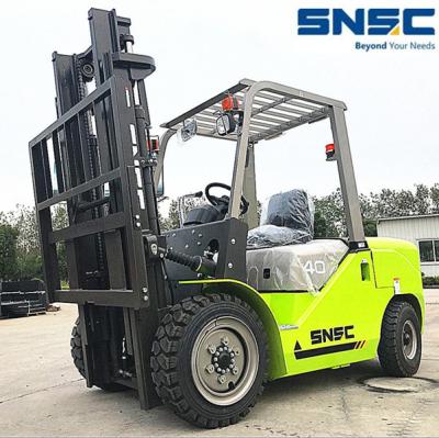 Cina Fd40 Isuzu carrello elevatore diesel standard da 4 tonnellate con motore e capacità di carico di 5100 kg in vendita