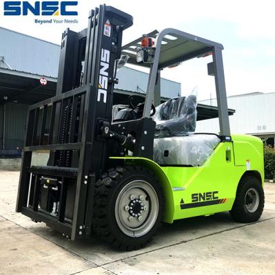 Cina Fd40 Isuzu carrello elevatore diesel standard da 4 tonnellate con motore e capacità di carico di 5100 kg in vendita