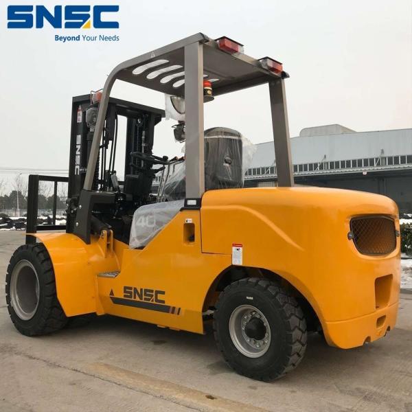 Quality Heavy Duty Container Lifting 4ton Diesel Forklift with Closed Cabin and LED for sale