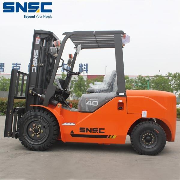 Quality 40 Ton Diesel Forklift Truck With Block Clamp Attachment LED Lights And Material for sale