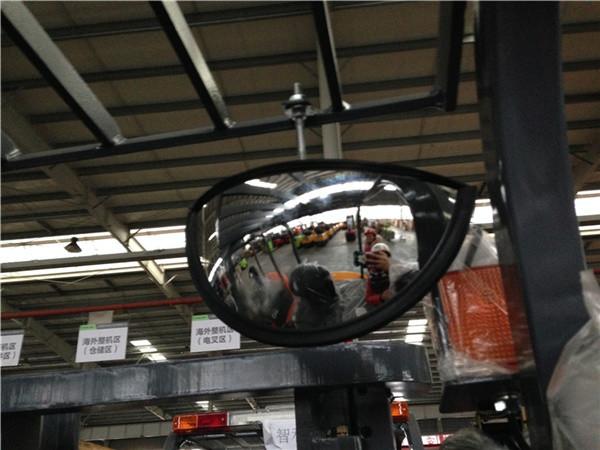 Quality Automatic Transmission 1.6 Ton Three Wheel Electric Forklift with Luxury for sale