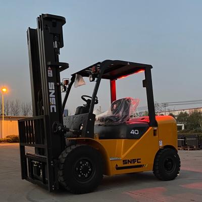 Cina Fd40 4 tonnellate di carrello elevatore diesel contenitore carrello elevatore a motore altezza di guardia 2350 mm in vendita