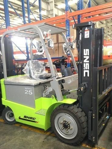 Quality 2.5 Ton Capacity Chery Electric Fork Lift 2 Stage / 3 Stage With AC Motor And for sale
