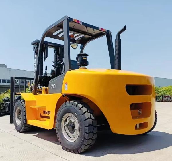 Quality BOXINHUASHENG Hydraulic Pump 4x4 Forklift Truck For Rough Terrain 3.5 Ton for sale