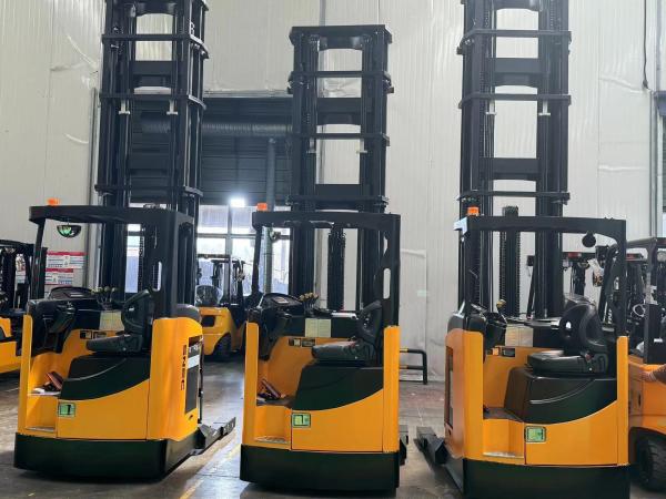 Quality Smooth Material Handling SNSC 1500kg 2000kg Electric Reach Forklift Double for sale