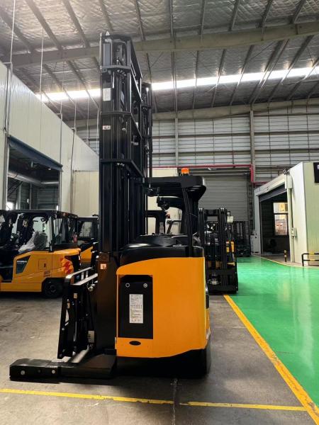 Quality Smooth Material Handling SNSC 1500kg 2000kg Electric Reach Forklift Double for sale
