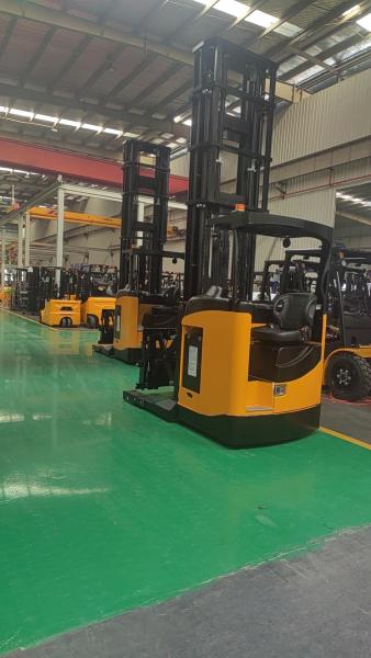 Quality Smooth Material Handling SNSC 1500kg 2000kg Electric Reach Forklift Double for sale