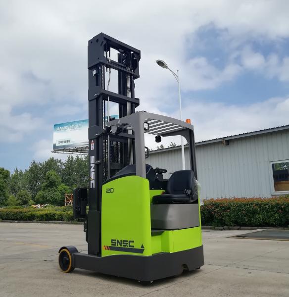 Quality Convenient Monta Cargas Li-ion Battery Electric Reach Truck with Battery Charger for sale