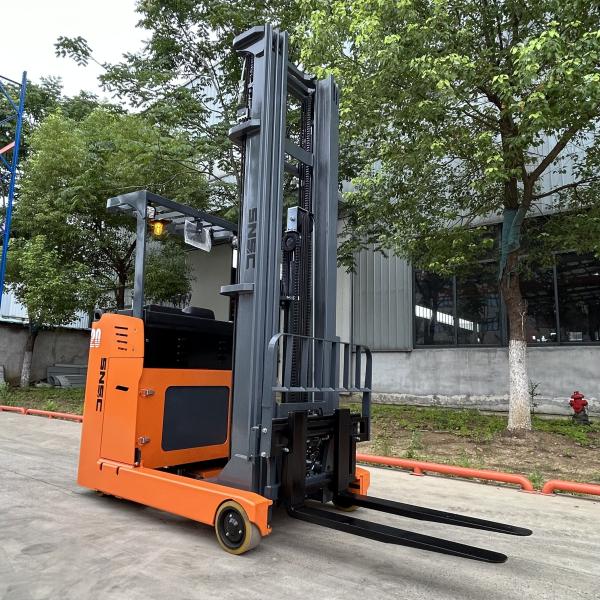 Quality AC Motor Electric Forklift SNSC 2T Electric Reach Truck with Triplex 7.5m Mast for sale