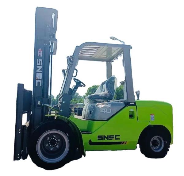 Quality 1150mm Fork Length 4 Ton 4-Wheel Telehandler Forklifts for Off Road and Rough Terrain for sale