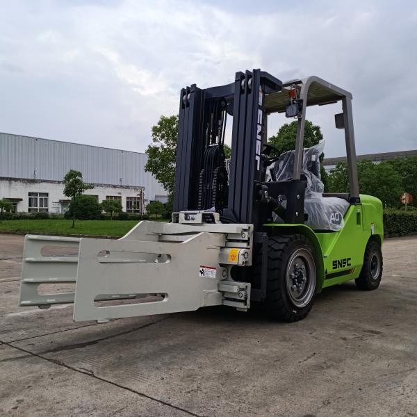 Quality 1150mm Fork Length 4 Ton 4-Wheel Telehandler Forklifts for Off Road and Rough for sale
