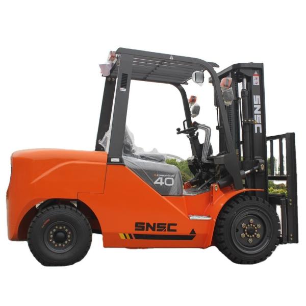 Quality Powerful Diesel Engine 4ton Rough Terrain Forklifts for Off Road Handling and Lifting for sale