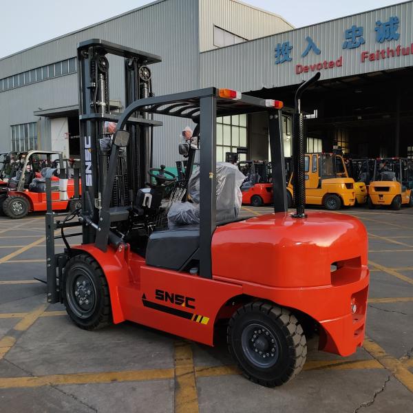 Quality Powerful Diesel Engine 4ton Rough Terrain Forklifts for Off Road Handling and for sale