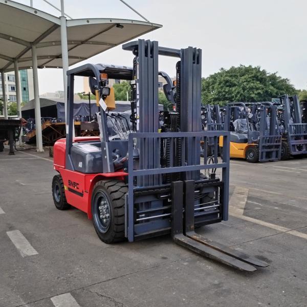 Quality Powerful Diesel Engine 4ton Rough Terrain Forklifts for Off Road Handling and for sale