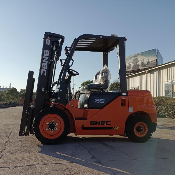 Quality Backhoe Loader FD35 3.5 Ton Rough Terrain Forklift with Japanese Engine and Side for sale