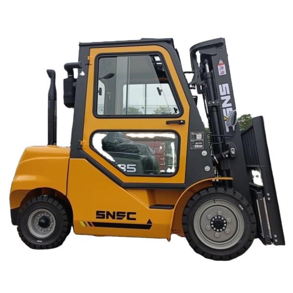 Quality 3.5 Ton Triple Mast Diesel Forklift Off-Road 4X4 Rough Terrain Forklift Energy for sale