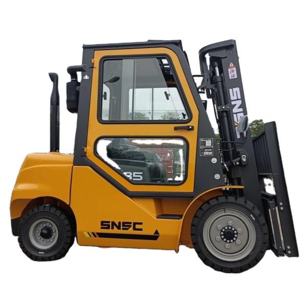 Quality 3.5 Ton Triple Mast Diesel Forklift Off-Road 4X4 Rough Terrain Forklift Energy for sale