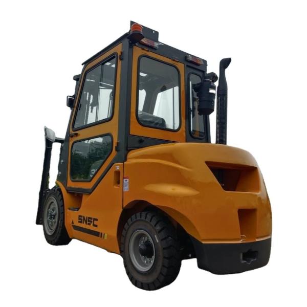 Quality 3.5 Ton Triple Mast Diesel Forklift Off-Road 4X4 Rough Terrain Forklift Energy for sale