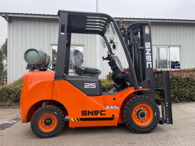 Cina FL25 2.5 tonnellate SNSC LPG forklift con motore Nissan K25 in vendita