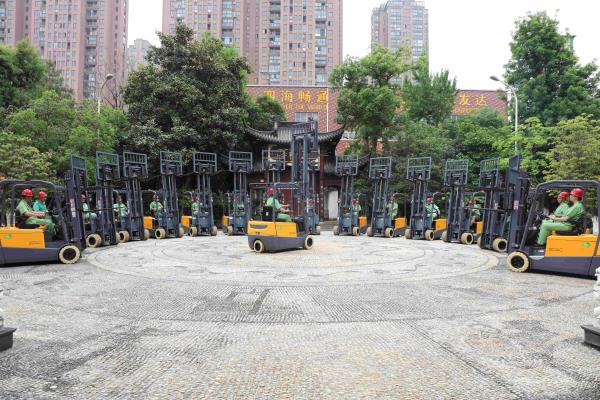 Xilin 3 Wheel Counterbalance Electric Forklift 1500kg 2000kg Three Wheel 3 Pivot