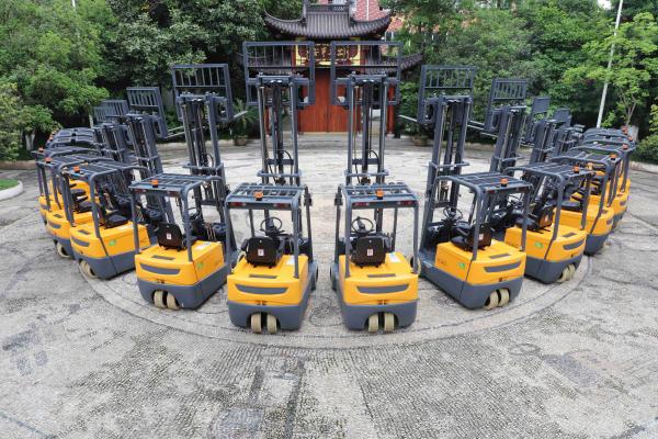 Xilin 3 Wheel Counterbalance Electric Forklift 1500kg 2000kg Three Wheel 3 Pivot