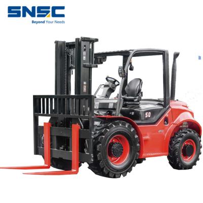 Cina 2x4 4x4 5 tonnellate motore diesel carrello elevatore fuori strada Montacargas in vendita