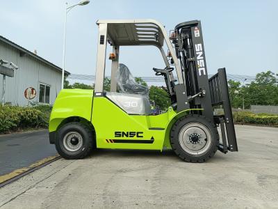 China 3 Ton Diesel Counterbalance Forklift Reliable Load Capacity 3000kg Comfortable Operator Cabin for sale