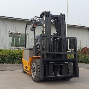 China 3000kg Lithium Battery Forklift Long Working Time Fast Charging Low Energy Cost for sale