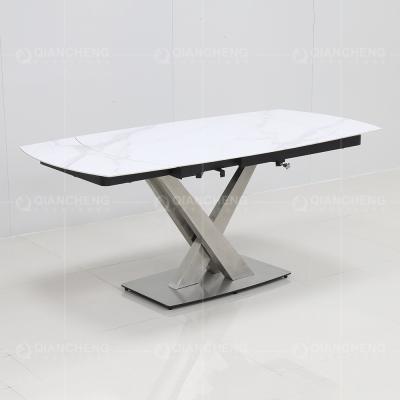 中国 椅子が付いているQianchengの大理石のダイニング テーブル 販売のため