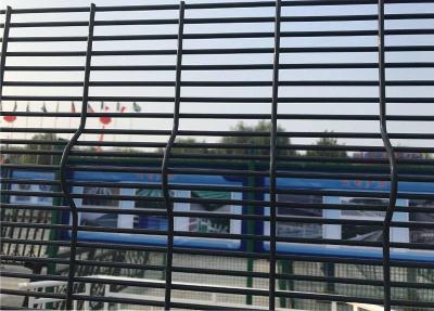 China HORIZONTAL WIRE WITH V FOLD 358 SECURITY FENCE for sale