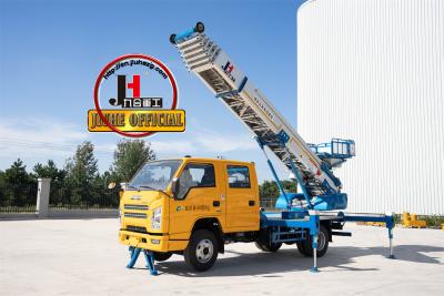 Cina JIUHE Marca 32m 36m 45m 65m Camion elevatore 4000L Serbatoio d'acqua Piattaforma aerea Camion pompieri in vendita