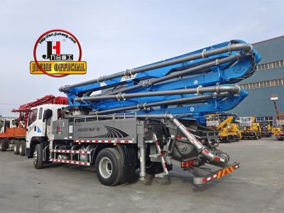 Cina 30M truck mounted concrete boom pump construction equipment Supplier JIUHE factory price mini concrete pump truck in vendita