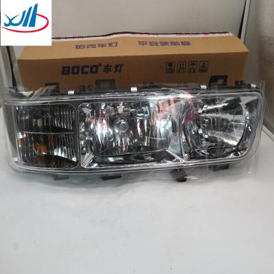 Cina Sinotruk HOWO Ricambi per cabina di camion a stiro di vetro di plastica WG9100720110 in vendita