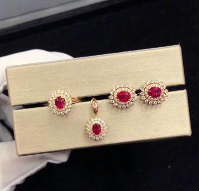 China Real 18k Gold Jewelry Set Ruby Ring / Earring / Necklace With Cluster Diamond for sale