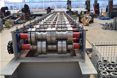 China Red Steel Plc Controlling Equipment Aluminium Floor Deck Tile Roll Forming Machine for sale
