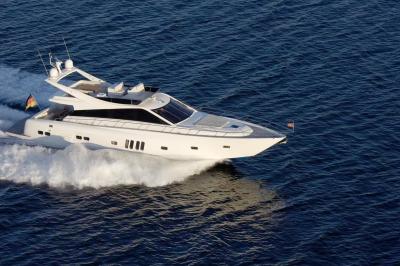 China Professional Luxury Long Distance Motor Yachts Monohull Superior Seakeeping Ability Spacious for sale