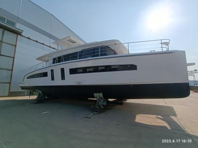 China Streamlined Sailing Catamaran Boat 55ft Low Resistance High Performance for sale