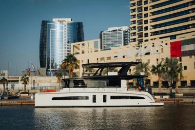 China Mazarin 55ft Motor Catamaran Long Endurance Panoramic Lighting Diesel Catamaran Yacht for sale