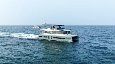 China Light Luxury Electric Catamaran Boat Efficient Electric Propulsion For Residential Navigation for sale