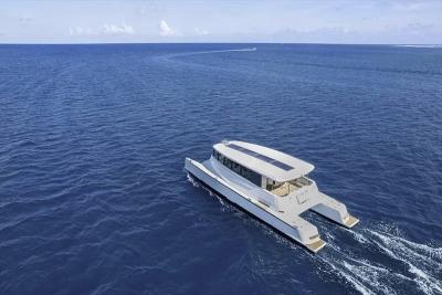 China Comfortable Electric Ferry Catamaran Vibration Free Commuter Boat for sale