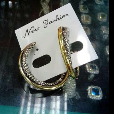China (E-30) Free shipping Crossover Cable Hoop Earring With gold middle size for sale