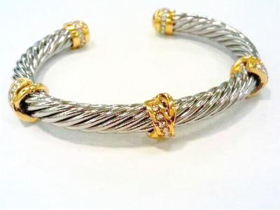 China (B-025)Women Fashion Designer Gold Silver Tone Cable Bracelet With Charms for sale