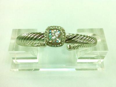 China (B-37)Fashion Jewelry Silver Plated Cable Bracelet with White Cubic Zircn Bangle for sale